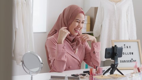 Islam Youtuber Arab Influencer Vlogger Beauty Stock Footage Video (100% ...