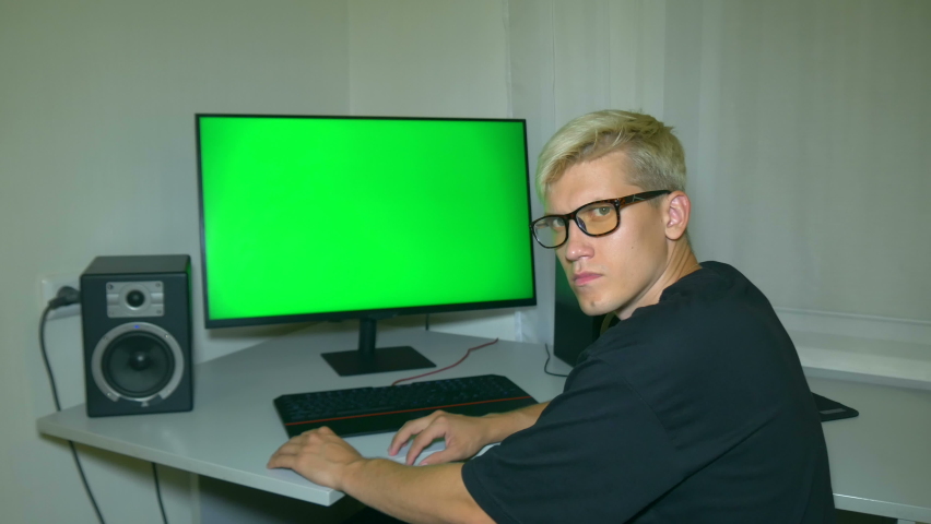 18 Neutral working desktop Stock Video Footage - 4K and HD Video Clips ...