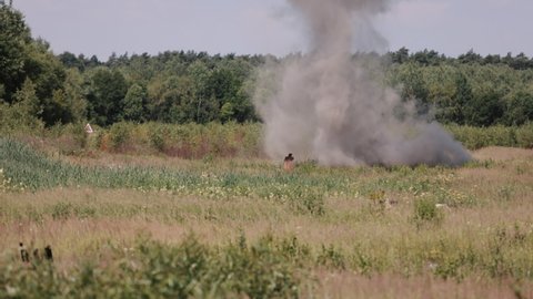 Precision Shoulderfired Rocket Launcher Rpg7 Psrl1 Stock Footage Video ...