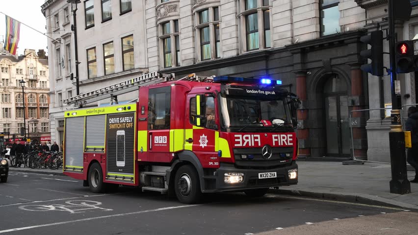 375 Uk Fire Engine Stock Video Footage - 4K and HD Video Clips ...