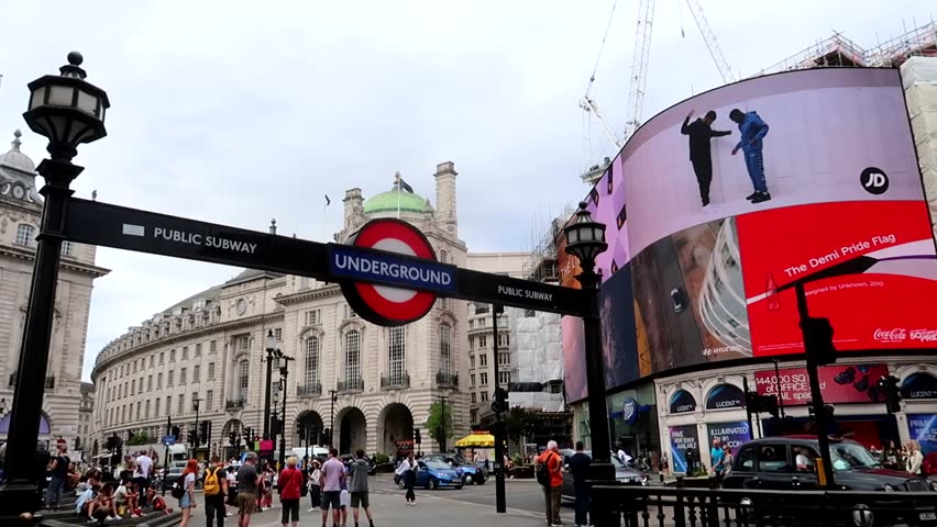 757 London Billboards Stock Video Footage - 4K and HD Video Clips ...