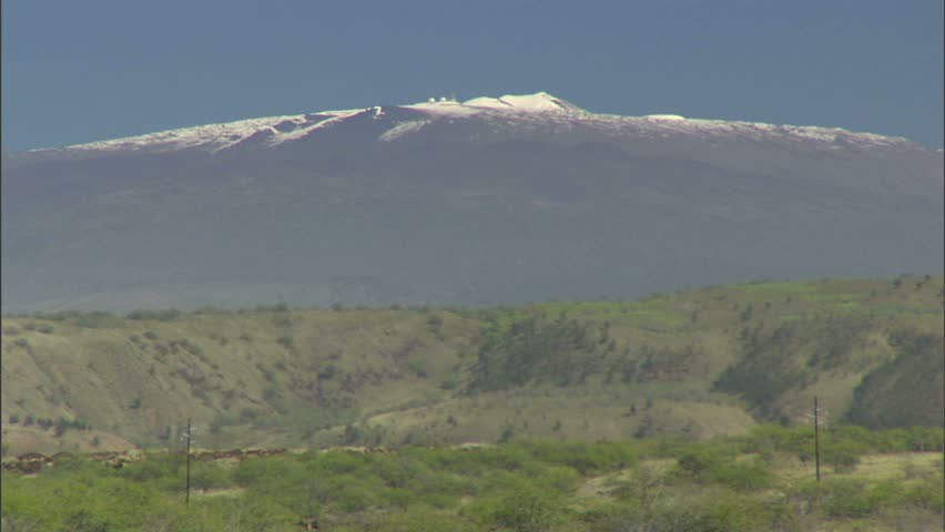 snow capped mauna kea volcano observatories Stock Footage Video (100% ...