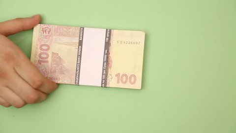 100 Saudi Riyal Banknotes Hand Isolated Stock Photo 1481265617 ...