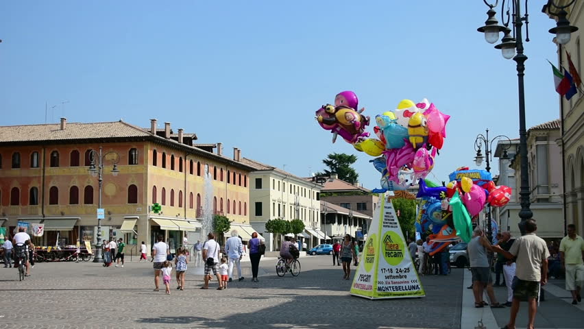Montebelluna, Italy: September 04, 2016 : video stock a tema (100% ...
