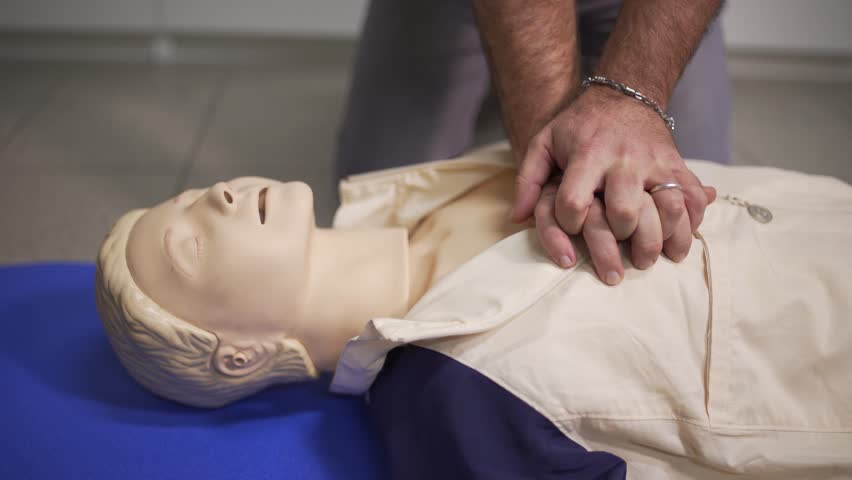 「first aid cpr doll dummy cardio-pulmonary」の動画素材（ロイヤリティフリー）21093829 ...