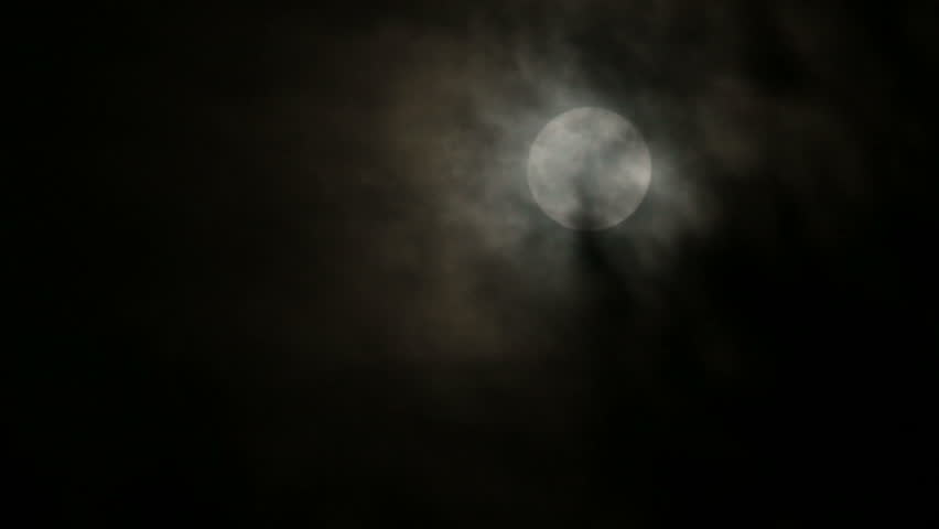 Full Moon Breaking Through Black 스톡 동영상 비디오(100% 로열티 프리) 22385575 ...