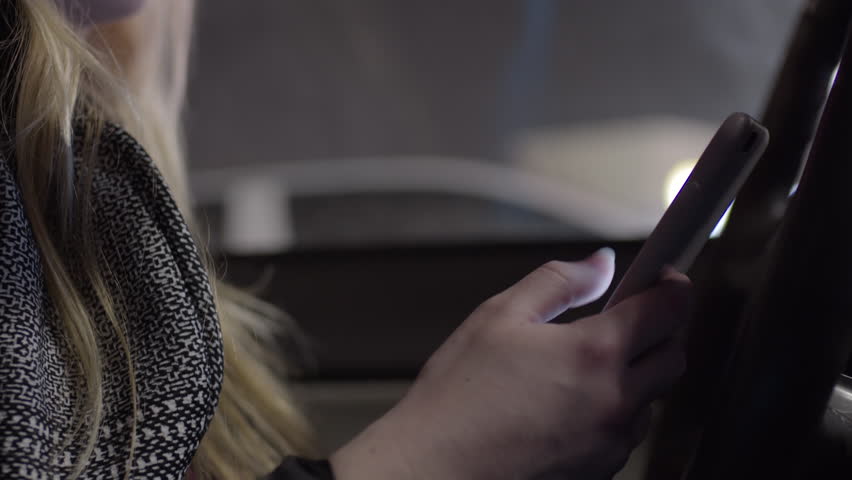 teen-girl-texting-while-driving image - Free stock photo - Public ...