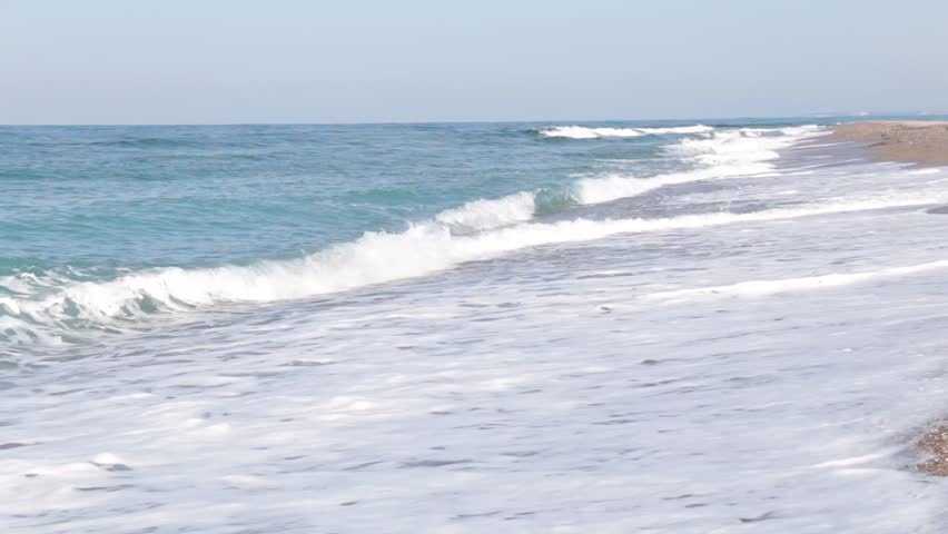 「Sea Waves Roll Out Onto」の動画素材（ロイヤリティフリー）28495843 | Shutterstock