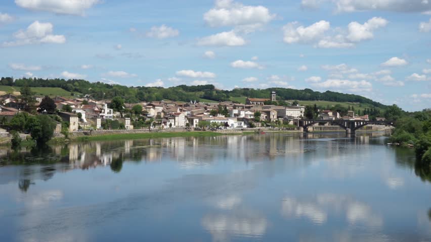historic town castillon-la-bataille aquitaine france overlooks Stock ...
