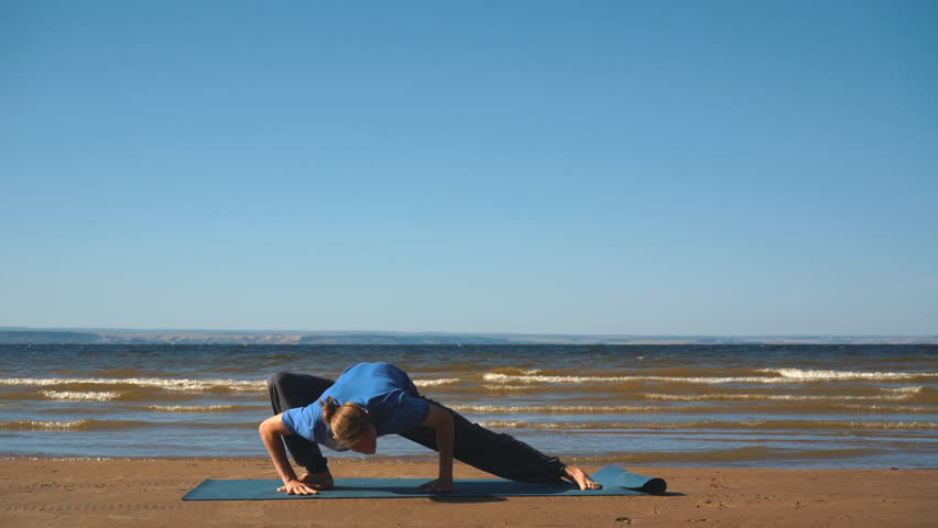 Sumo Wrestler Pose Stock Video Footage - 4K and HD Video Clips ...