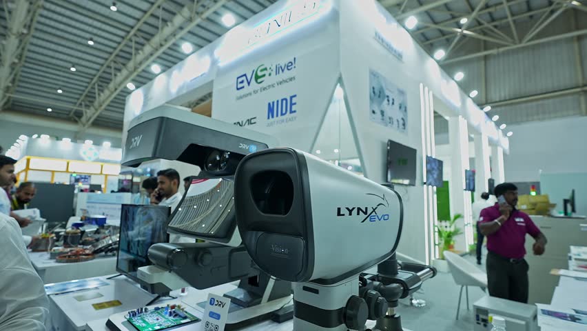 Electron Microscope Videos: 4K and HD Video Clips