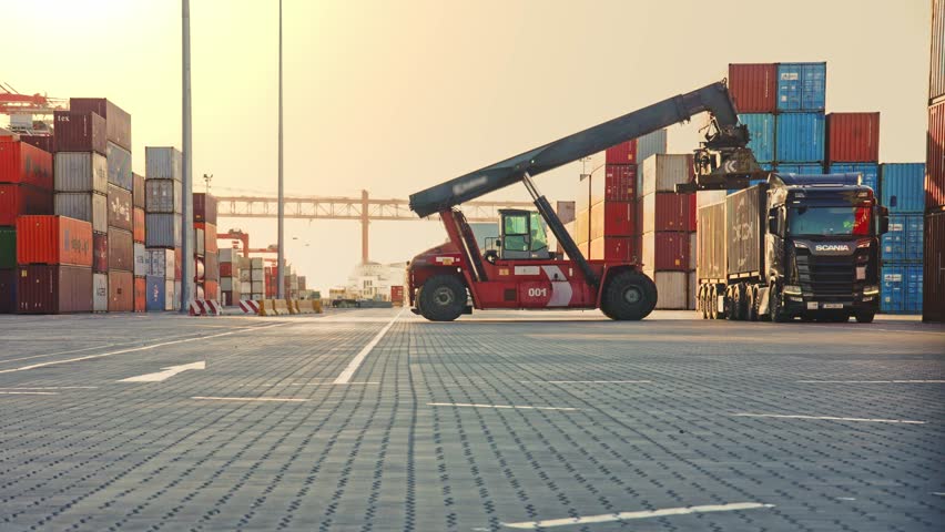 216,276 Logistics Stock Video Footage - 4K and HD Video Clips ...