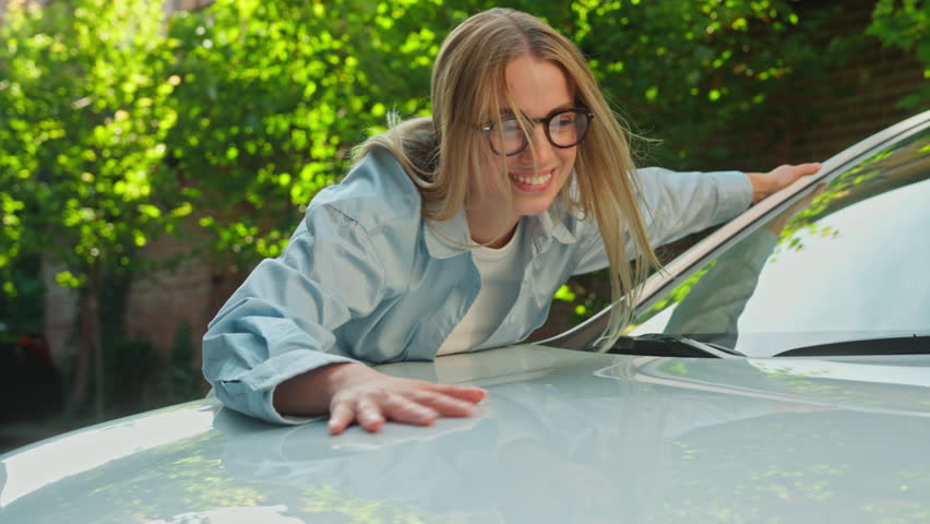 Boy Girls Kissing Stock Videos – Royalty-Free HD & 4K Videos | Pond5