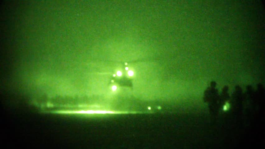 Night Vision: Chinook Helicopter Lands : vidéo de stock (100 % libre de ...