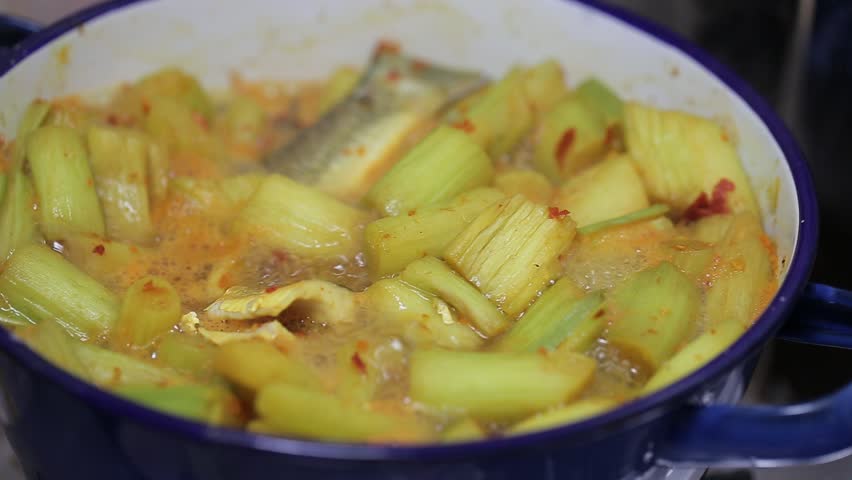 kaeng luang thai southern yellow curry Stock Footage Video (100% ...