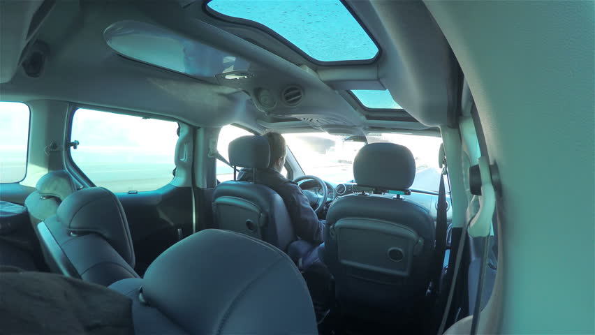 rear view inside car person driving 스톡 동영상 비디오(100% 로열티 프리) 8479411 ...