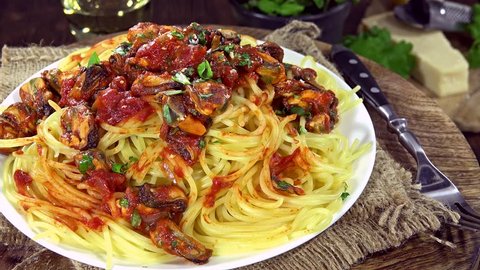 Heaped Plate Delicious Italian Spaghetti Pasta Stock Photo 631925096 ...