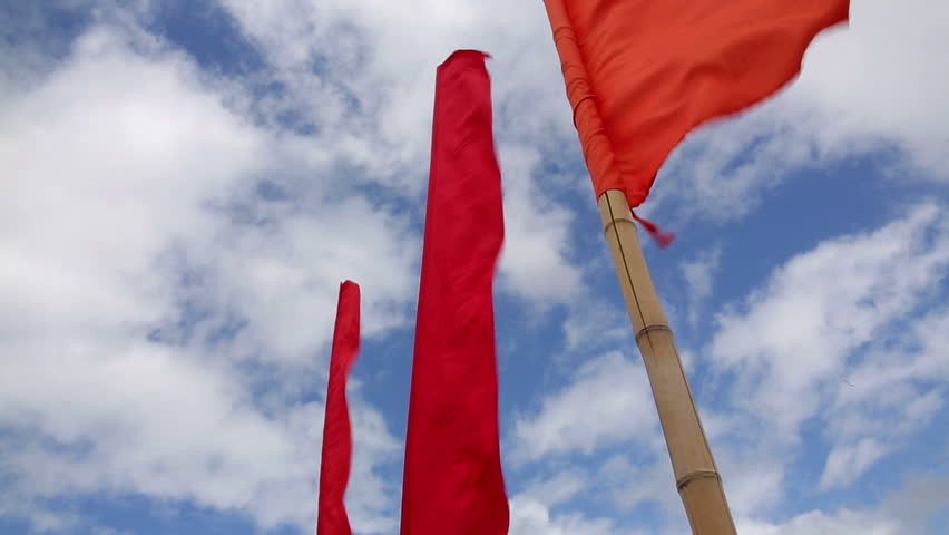 sequence three red beach flags blowing: วิดีโอสต็อก (ปลอดค่าลิขสิทธิ์ ...