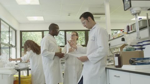 4k Science Lab Scientists Working On 스톡 동영상 비디오(100% 로열티 프리) 9055960 ...