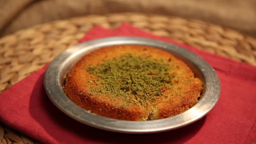 Delicious Traditional Turkish Kunefe and Stok Videosu (%100 Telifsiz ...